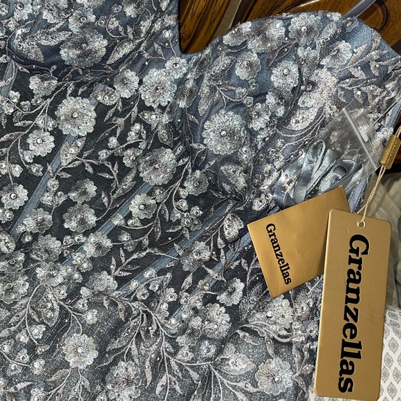Granzellas | Dresses | New Beautiful Prom Dress | Poshmark